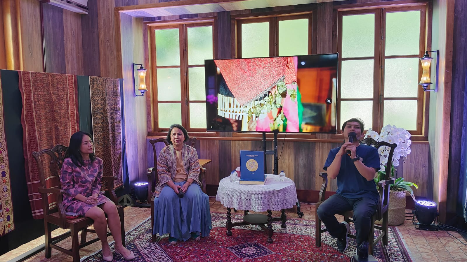 Pameran "Nusawastra Silang Budaya" ke-10 di Cikini 82, Menghadirkan ...